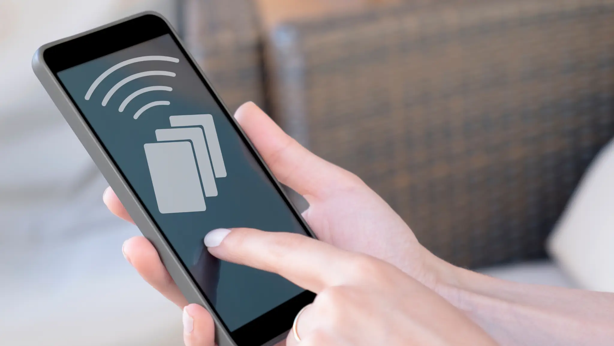 Como colocar o NFC no celular Android ou iPhone